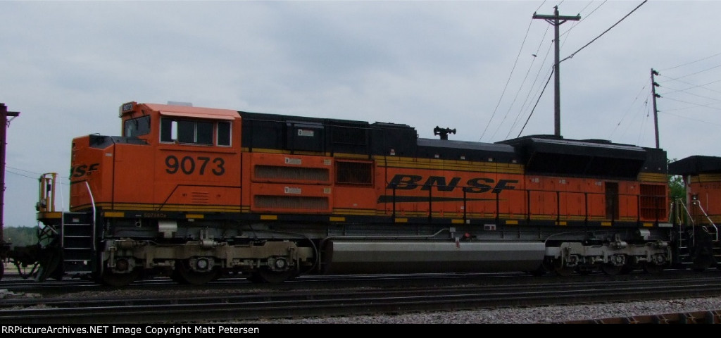 BNSF 9073